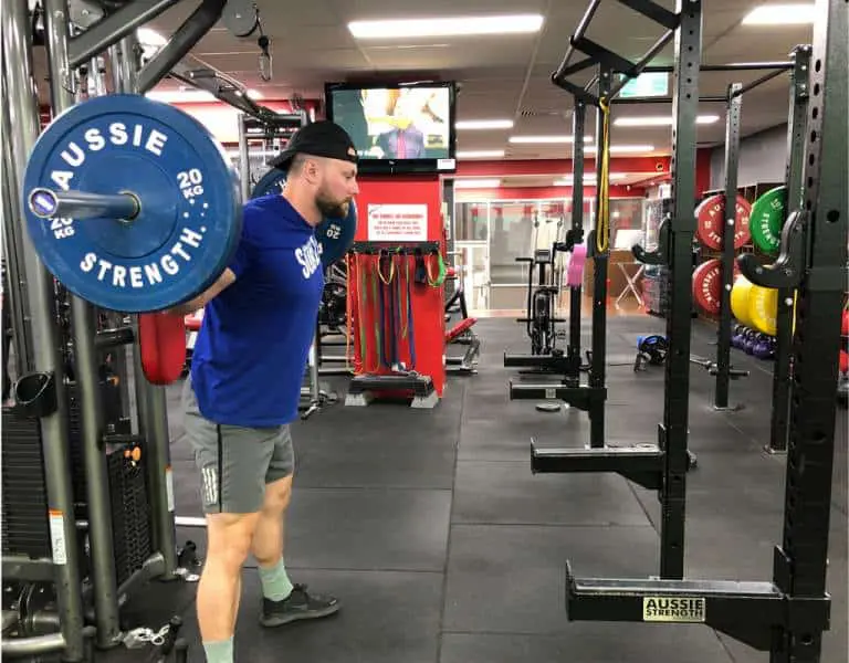 5 Reasons Why Powerlifters Squat Without Using Mirrors ...