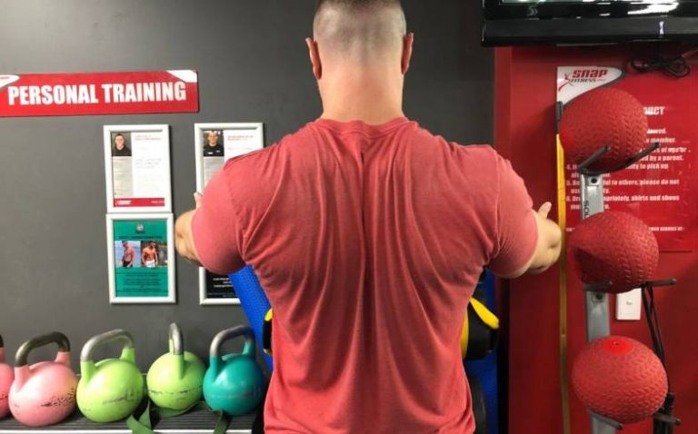 Bench Press With Legs Up: Technique, Benefits, Muscles Used ...
