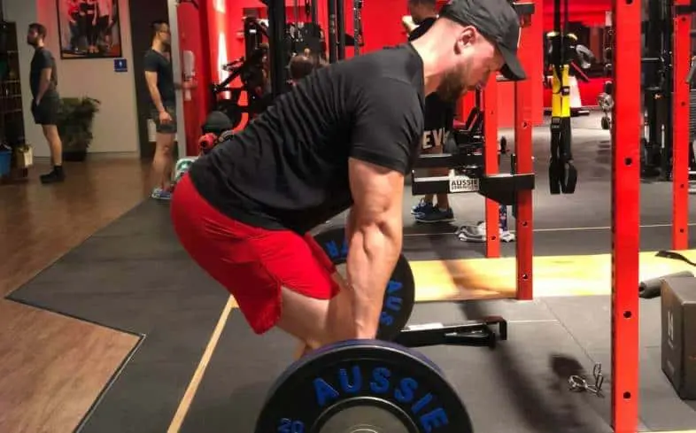 How to Fix Shoulder Pain While Deadlifting (7 Tips ...