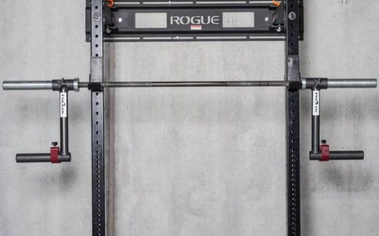 6 Cambered Squat Bar Benefits (And, How To Train With It ...