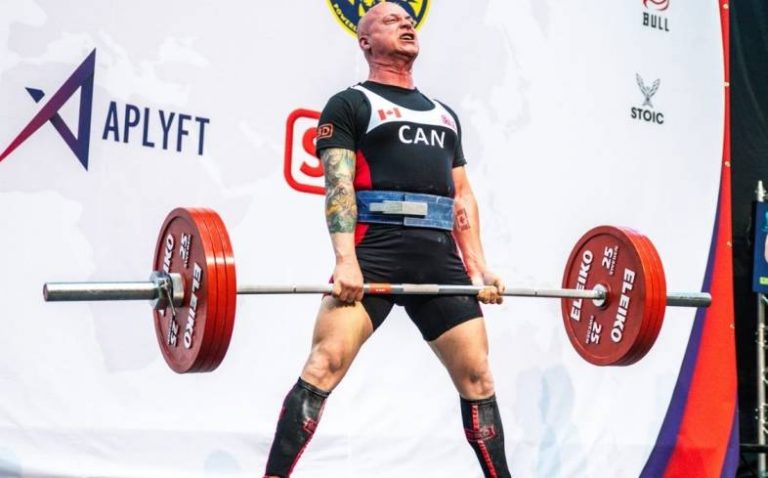 Powerlifting For Over 60: How To Start & Get Stronger ...
