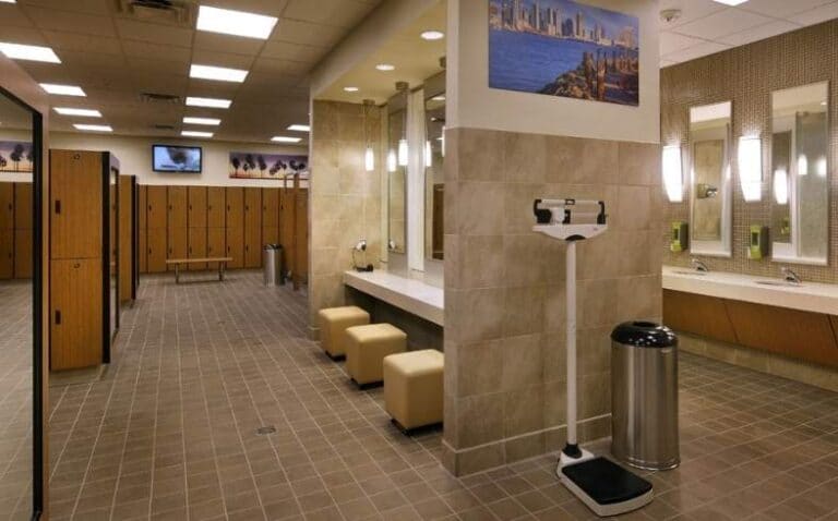18 Best Gyms With Showers (Cleanliness & What's Included ...